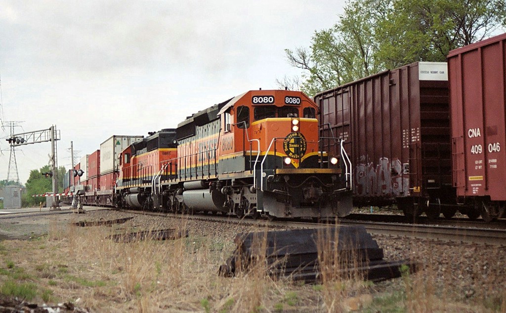 Z train with SD40-2s for power